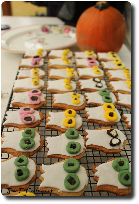 Boo! Ghost biscuits - Time To Craft